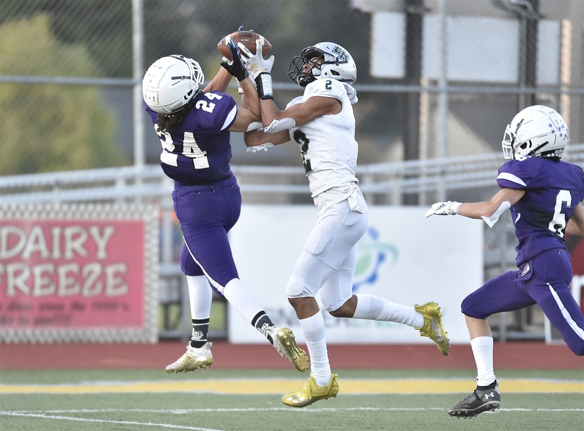 PHOTO GALLERY: Sumner Spartans Defeat Emerald Ridge Jaguars
