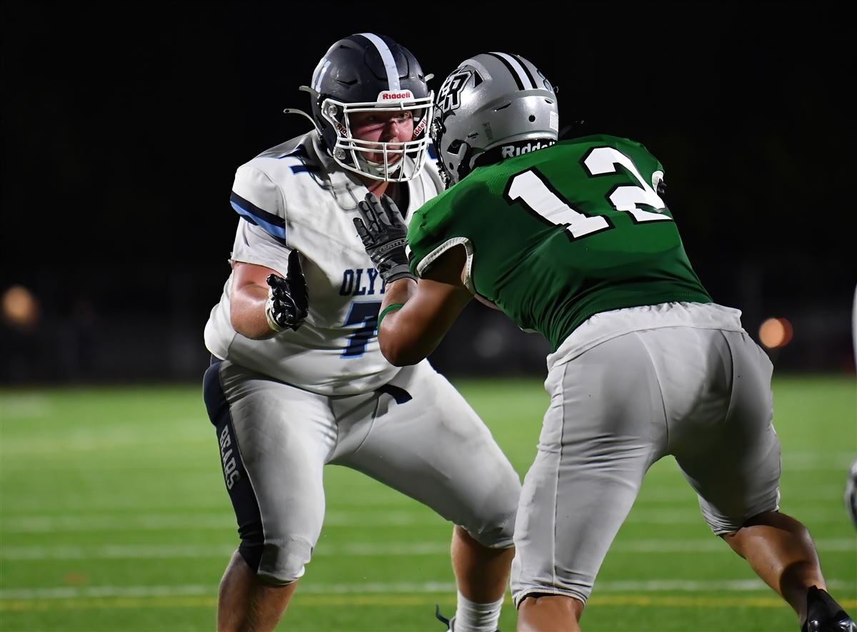 PHOTO GALLERY: Emerald Ridge Takes Down Olympia