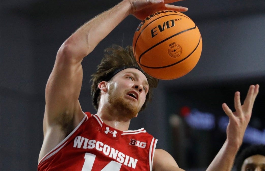 Carter Gilmore Sparks Wisconsin's Second Half Run Against Virginia