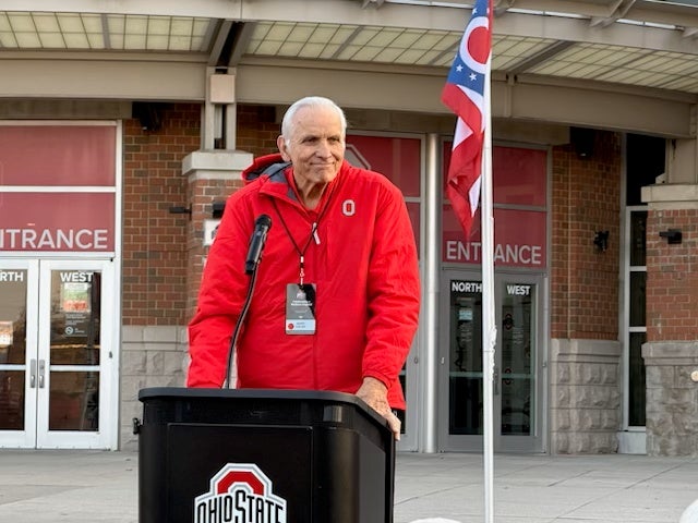 Ohio State basketball legend Jerry Lucas immortalized with statue at ...