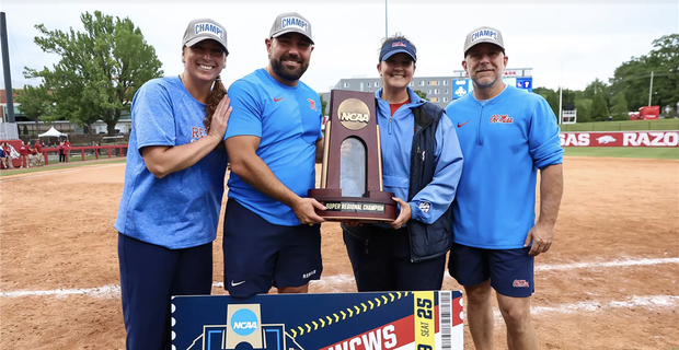 Softball reportedly loses assistant coach Ehren Earleywine to Texas