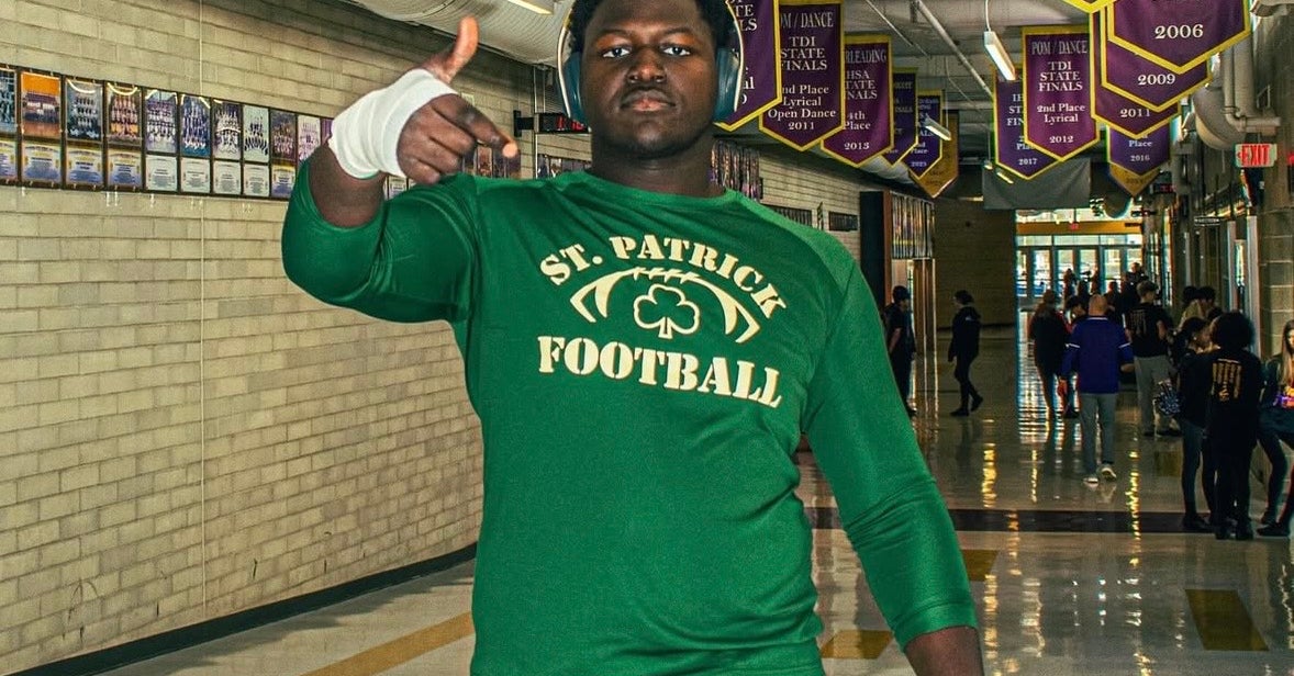Chicago DL David Folorunsho reacts to new offer from Texas