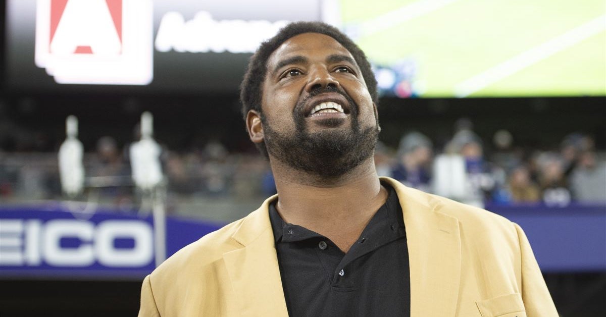 Jonathan Ogden, Dan Fouts among those honored by Pac-12