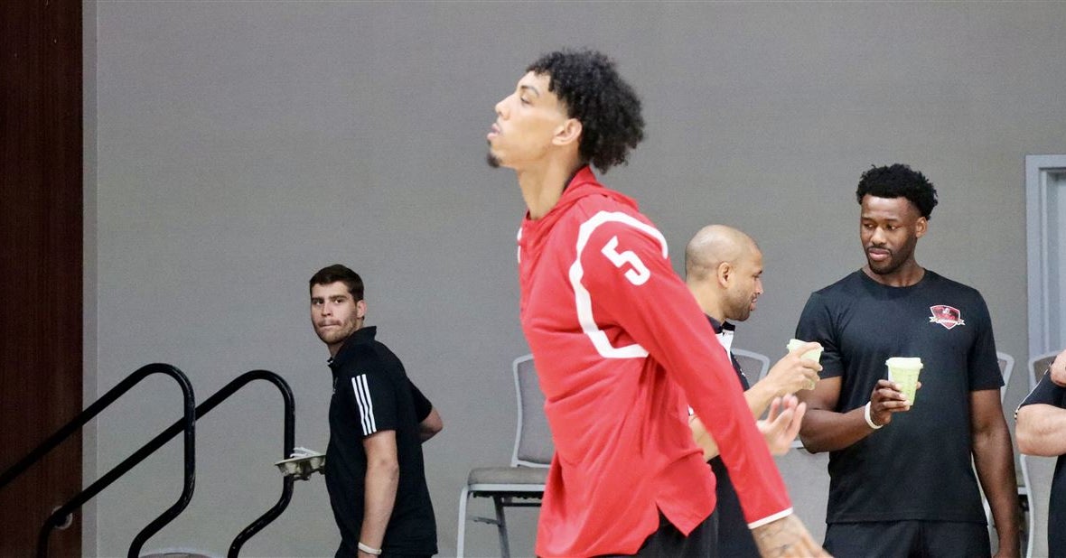 Louisville's Terrence Edwards is "more than just a scorer"
