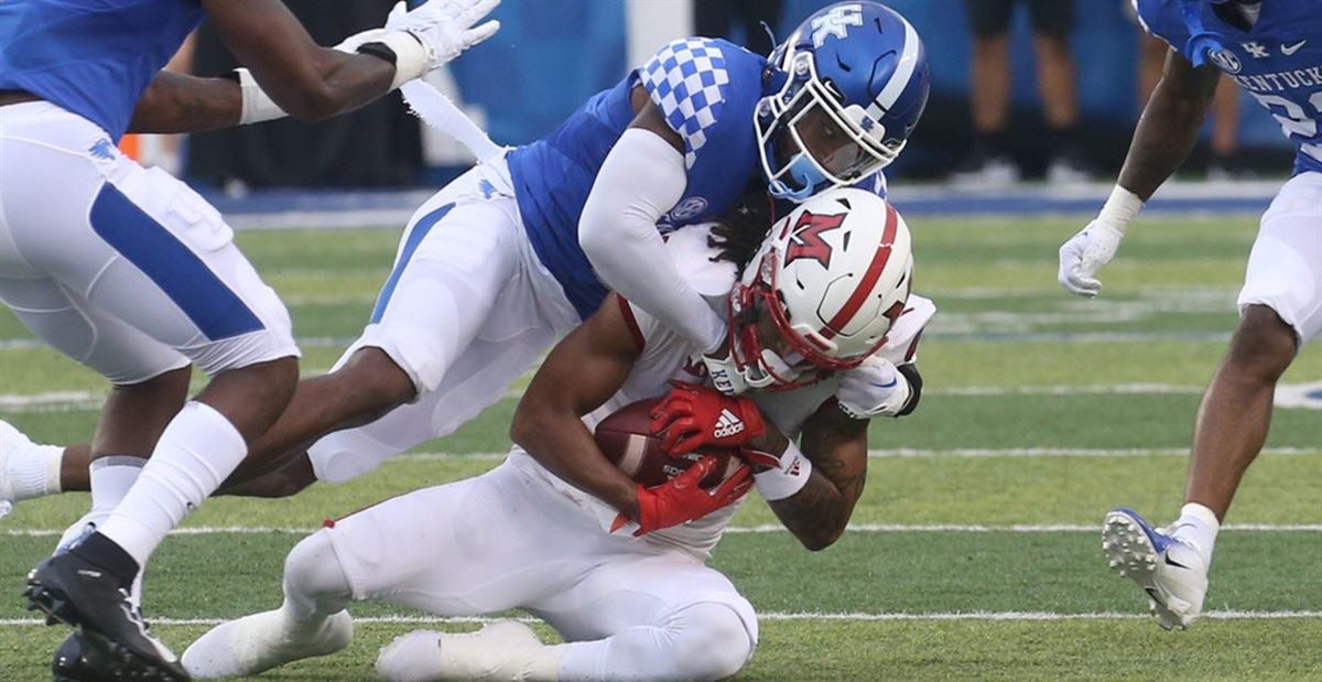 Jalen Geiger injury: Kentucky safety carted off with leg injury against ...