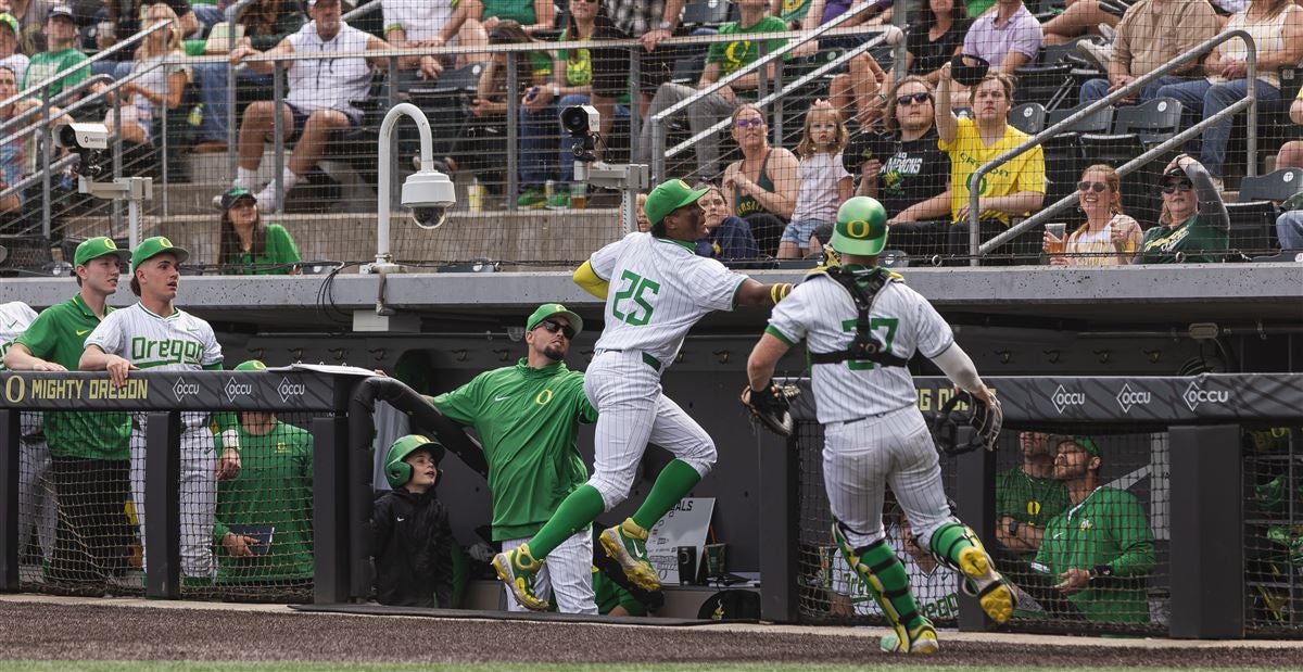 Photos from Oregon's Senior Day and three-game sweep of Washington