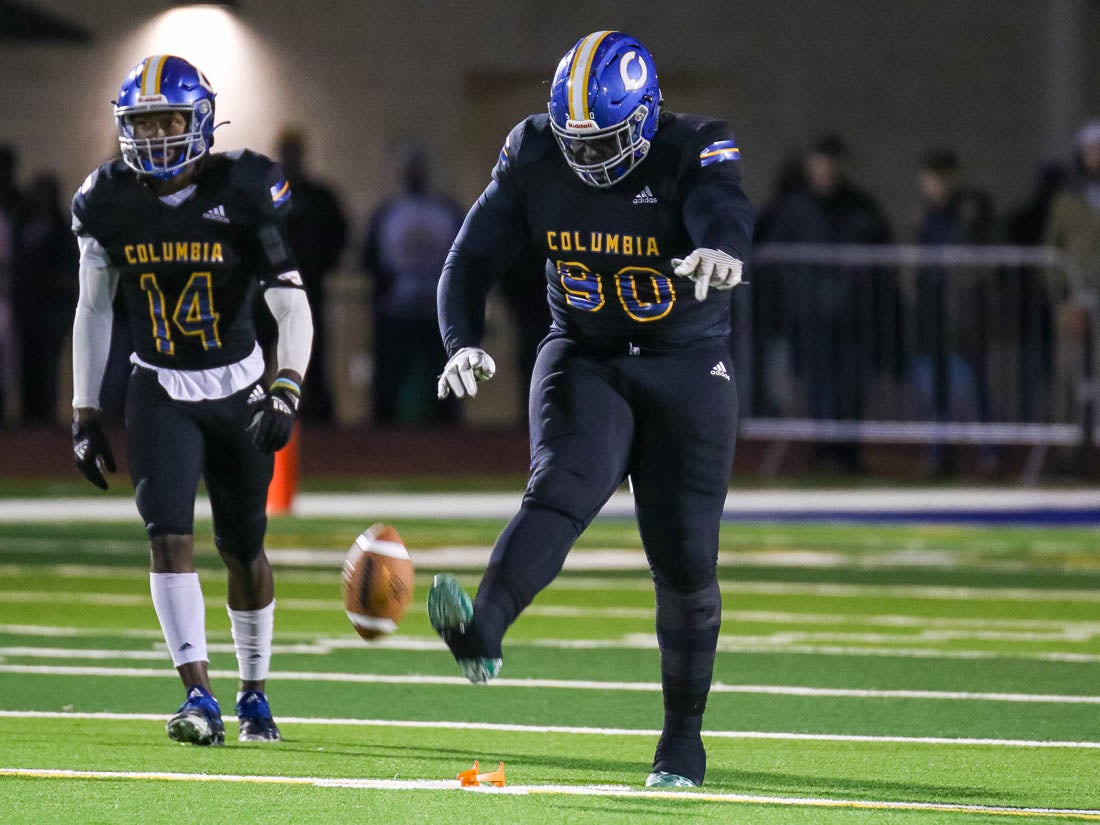 Photo Gallery | Defensive tackle Jaheim Oatis in 4A South State ...