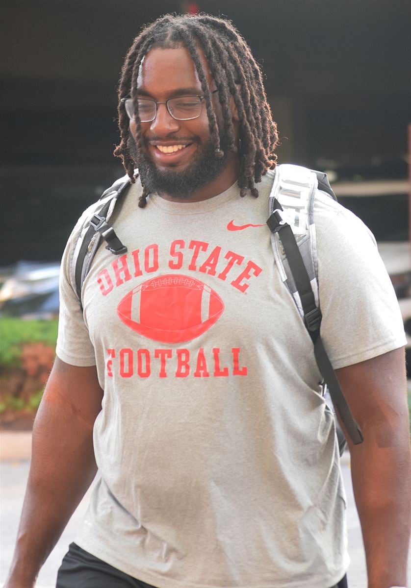 Sights and Sounds: Buckeyes arrive at team hotel as part of preseason camp