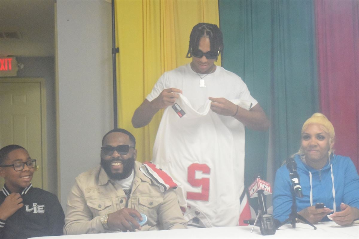 Sights and Sounds: Aaron Scott’s unique verbal announcement for Ohio State