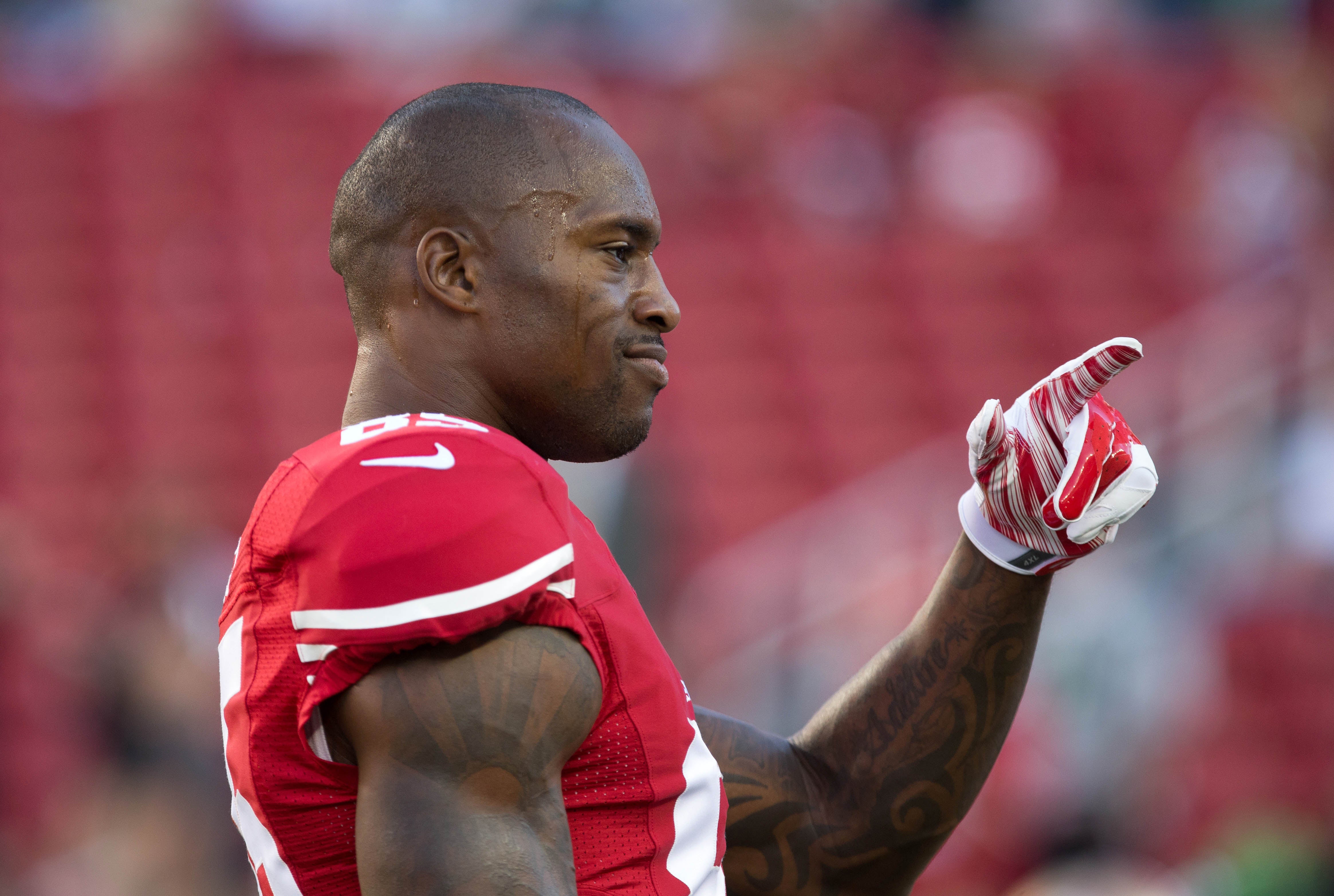 Vernon Davis addresses locker room issues