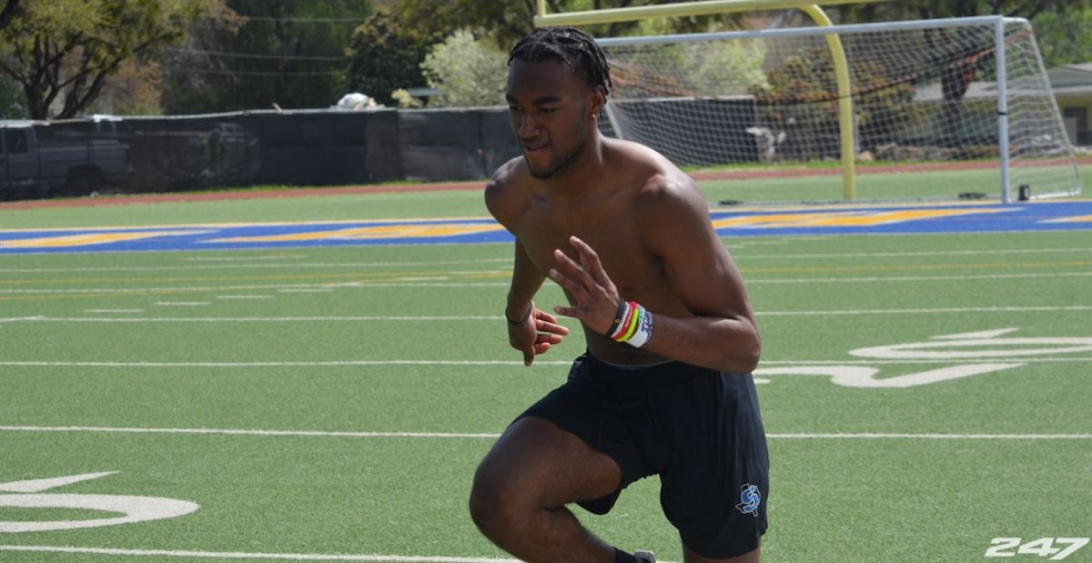 Texas receiver Hal Presley names top schools