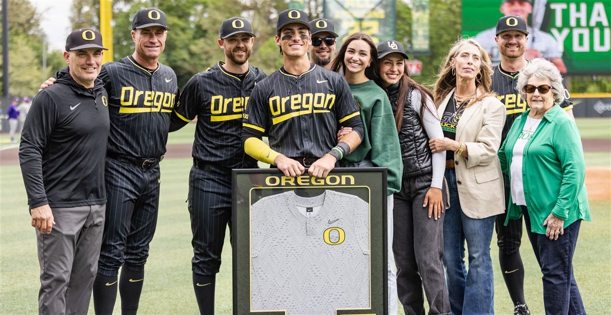 Photos from Oregon's Senior Day and three-game sweep of Washington