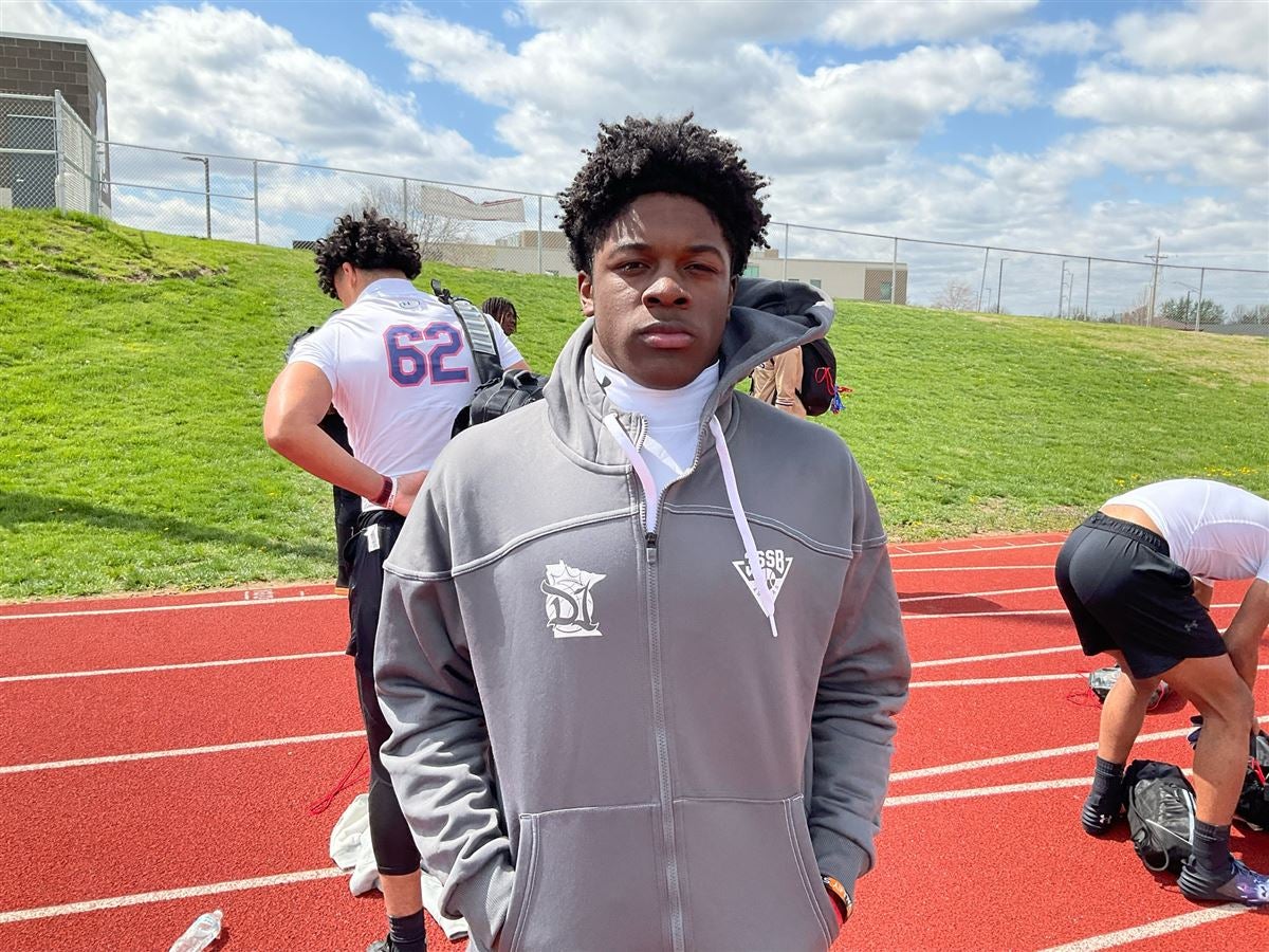 2025 star wideout Xzavion Robinson talks early recruitment process