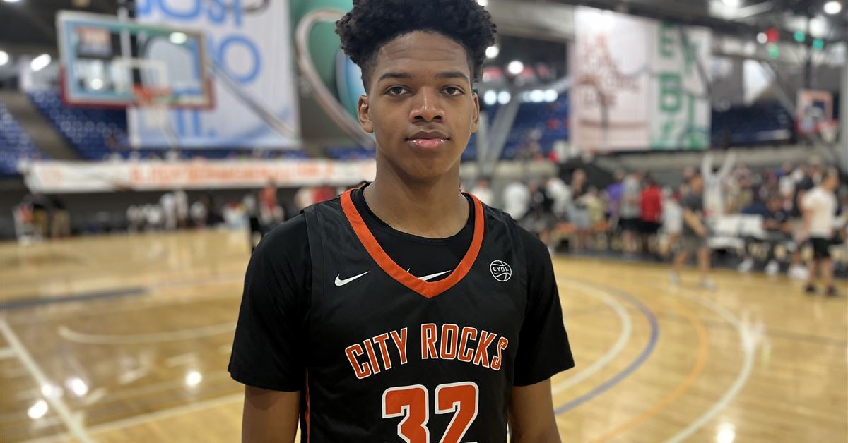 2024 three-star Damarius Owens updates his recruitment