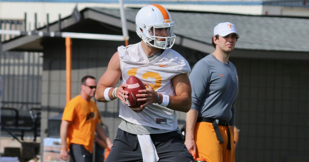 Watch: Tennessee quarterbacks work during Tuesday's practice