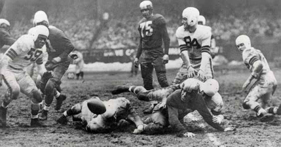 Cleveland Browns Crush Eagles 35-10, Enter the NFL 1950 TDiBH