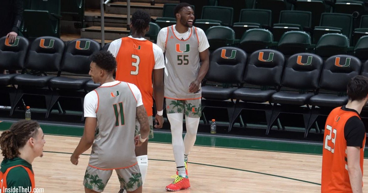 VIDEO: Wooga Poplar impressive dunk and celebration at practice
