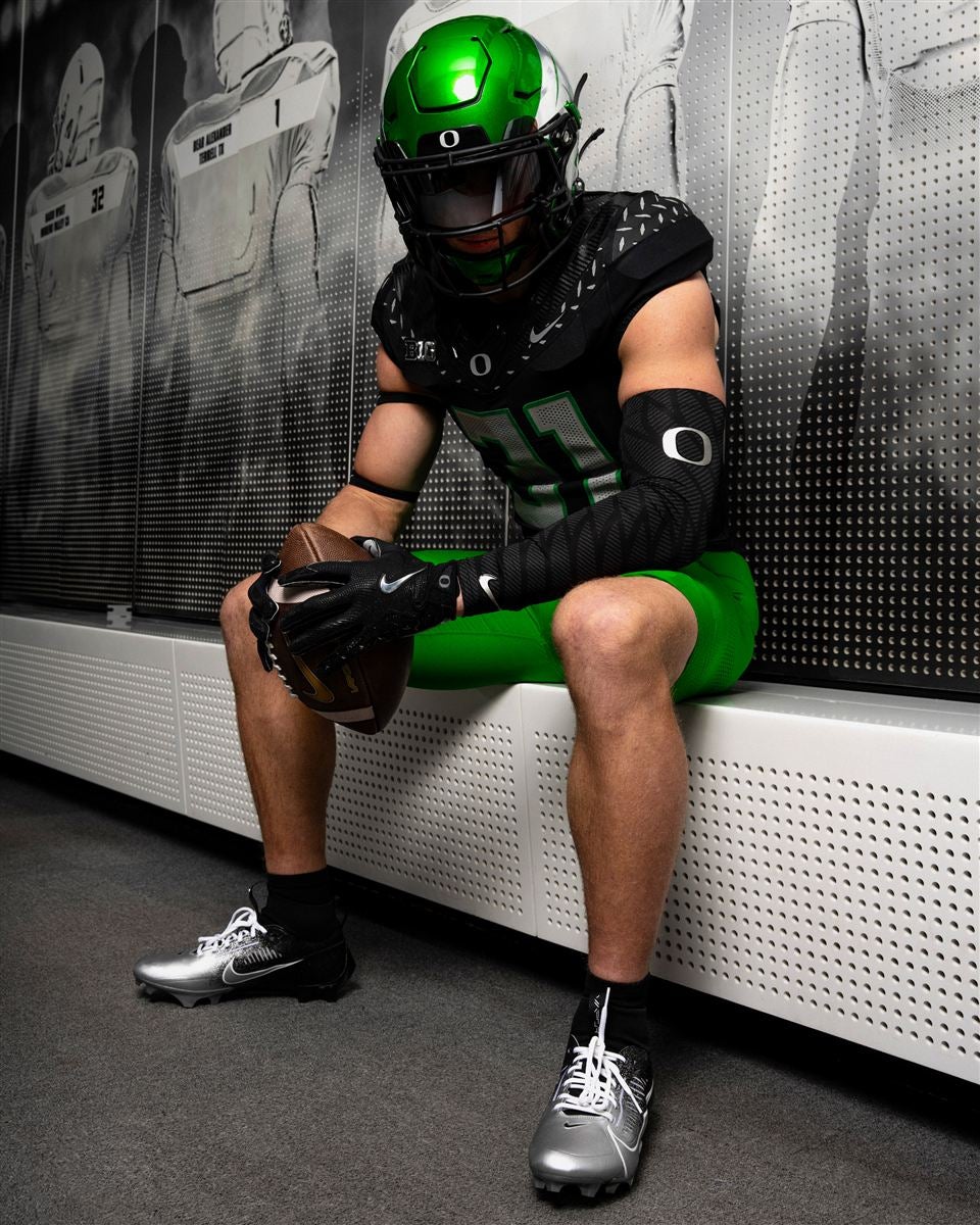 Oregon football reveals uniforms ahead of Saturday's Top 7 showdown vs ...