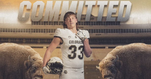 Texas tight end Zach Courtney makes the call