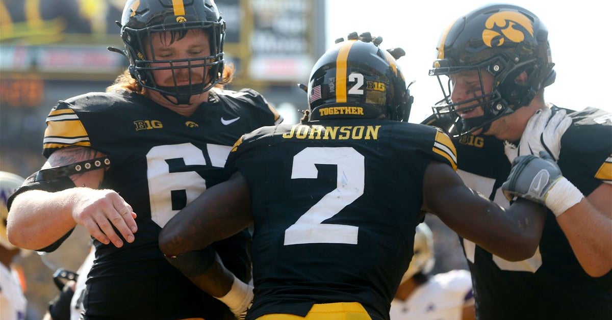 Report Card: Hawkeyes play complementary football in win over Washington