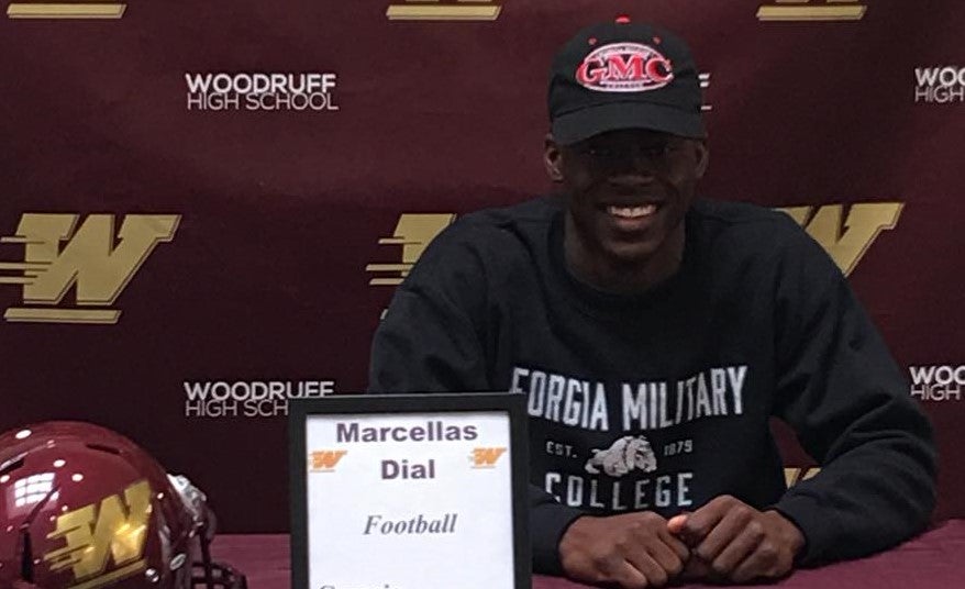 Marcellas Dial returns home, signs with South Carolina