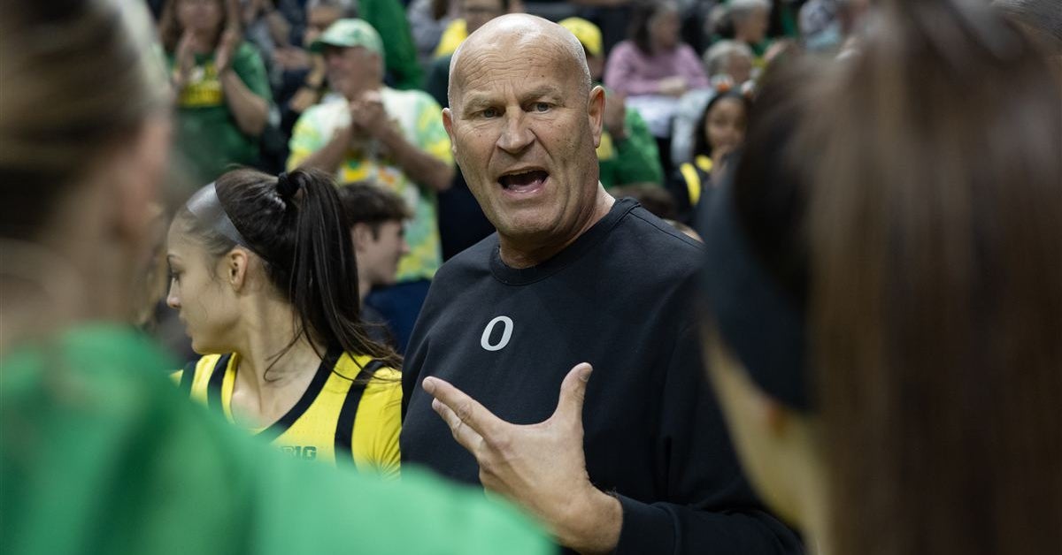 Ducks unable to overcome slow start, Hawkeyes hand them fourth Big Ten ...