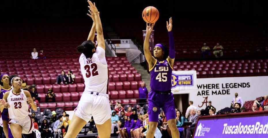 Highlights: No. 4 LSU rolls over Alabama