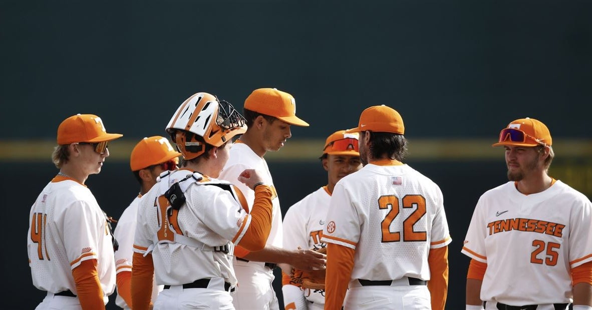 No. 3 Tennessee baseball sweeps doubleheader with Morehead State