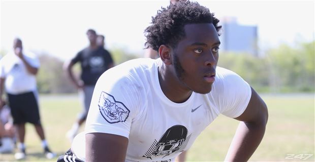 Three-star offensive guard Titus Jones commits to Memphis Tigers