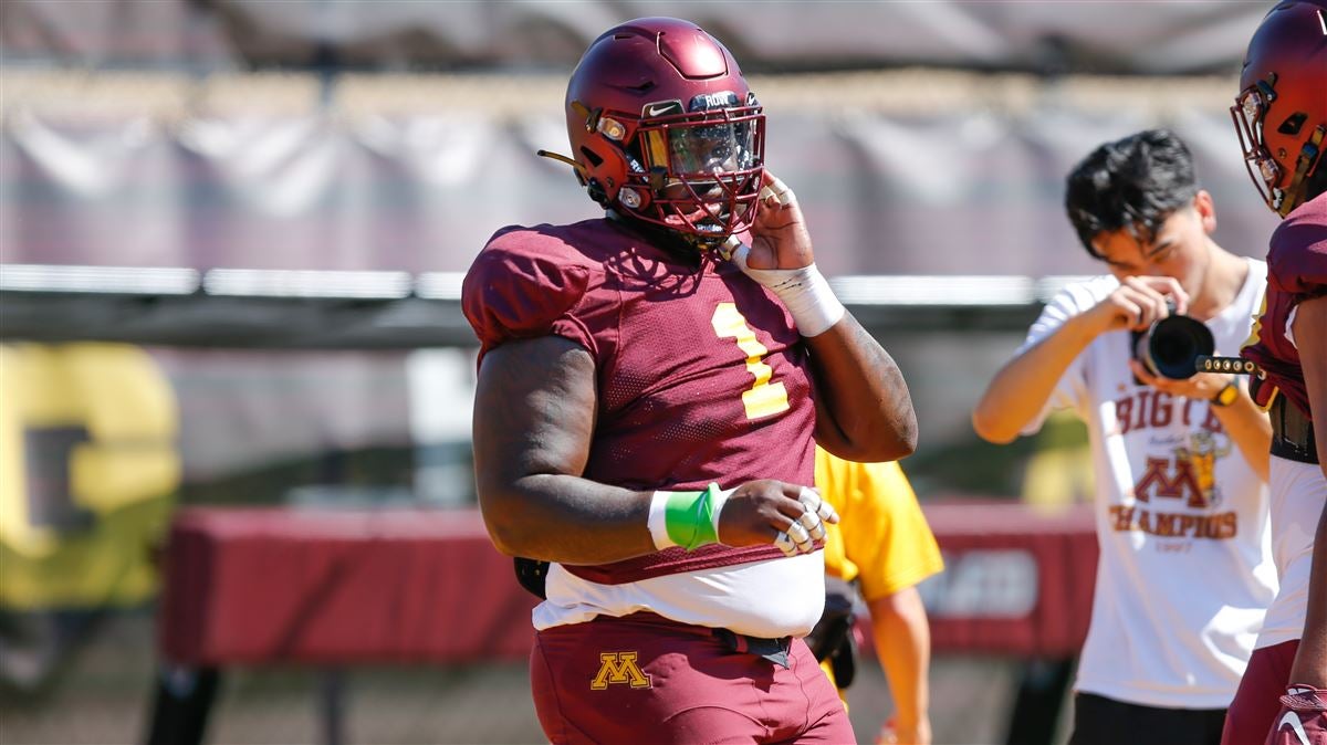 Texas picks up transfer portal commitment from defensive lineman Trill Carter