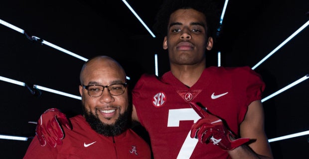 Georgia TE Caleb Odom reaffirms Alabama official visit plans