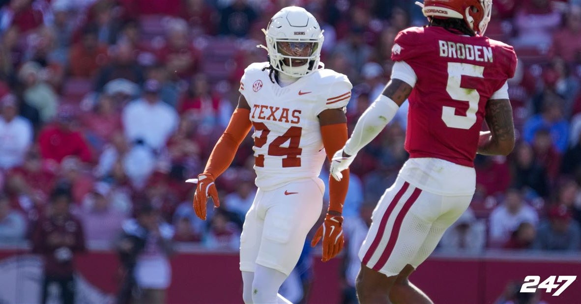 Third-year Texas CB Warren Roberson will enter the transfer portal