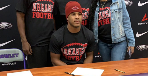 Dominique Johnson flips to Arkansas