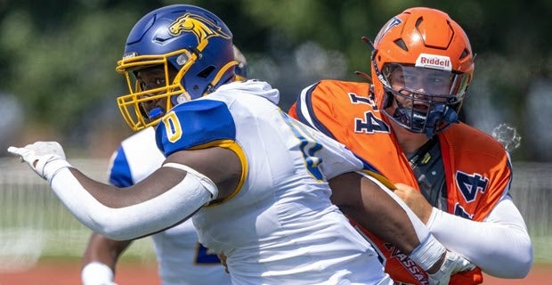 Disruptive juco defensive tackle Sekou Kromah picks Temple