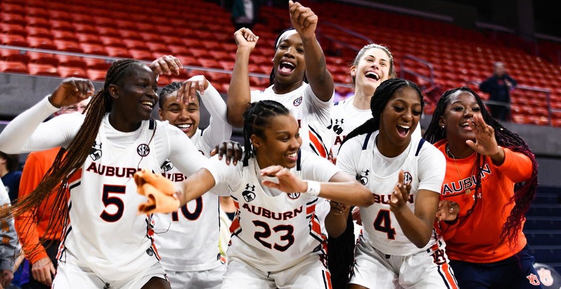 Auburn women crush Central Florida, improve to 6-2