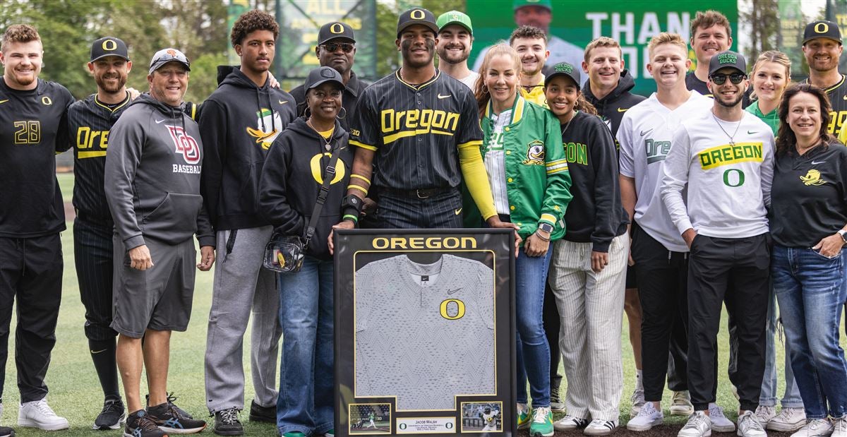 Photos from Oregon's Senior Day and three-game sweep of Washington