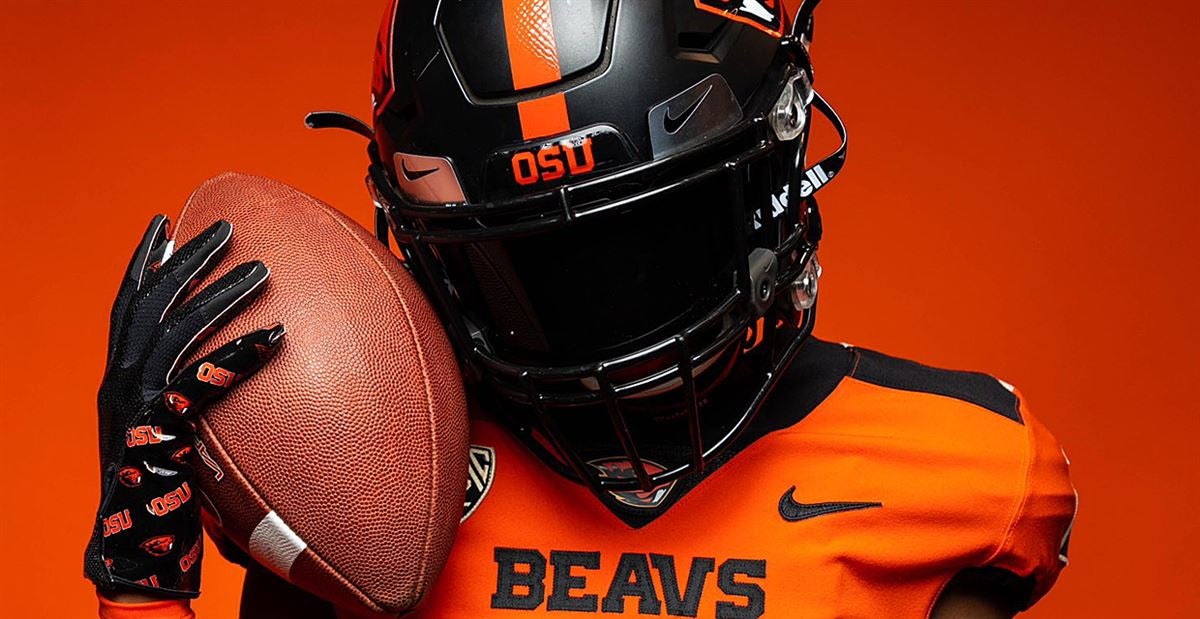 Oregon State gets first visit from in-state DB Elias Johnson