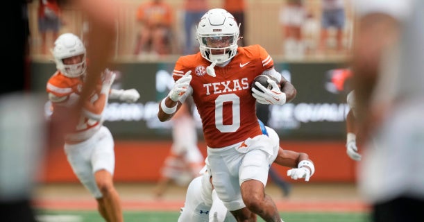 Texas wide receiver DeAndre Moore Jr. set to enter transfer portal