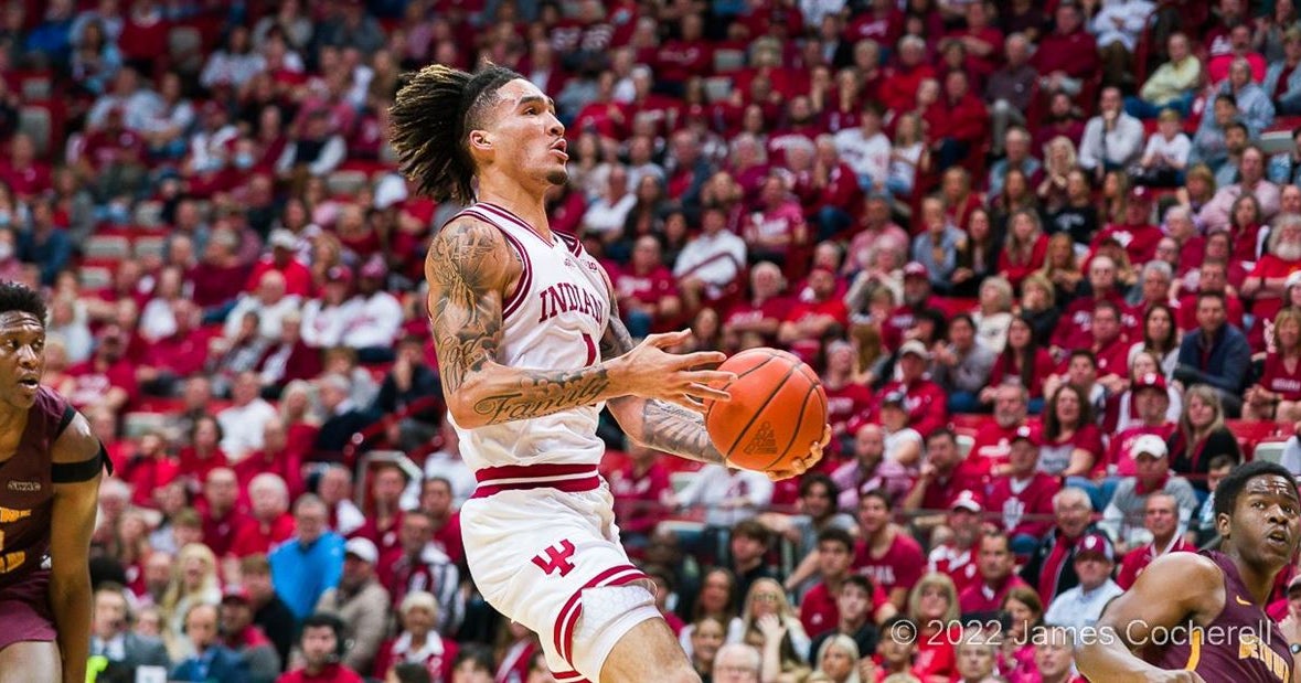 Indiana men's basketball climbs to No. 12 in AP Top-25 Poll