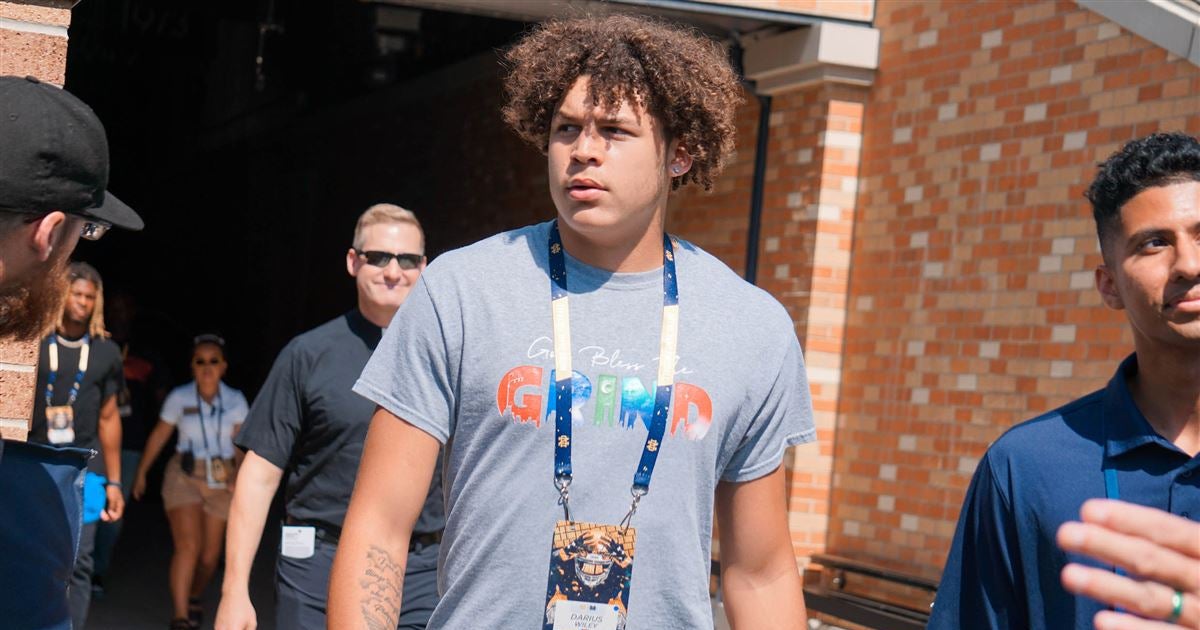 2024 DL Darius Wiley gets first Big Ten offer
