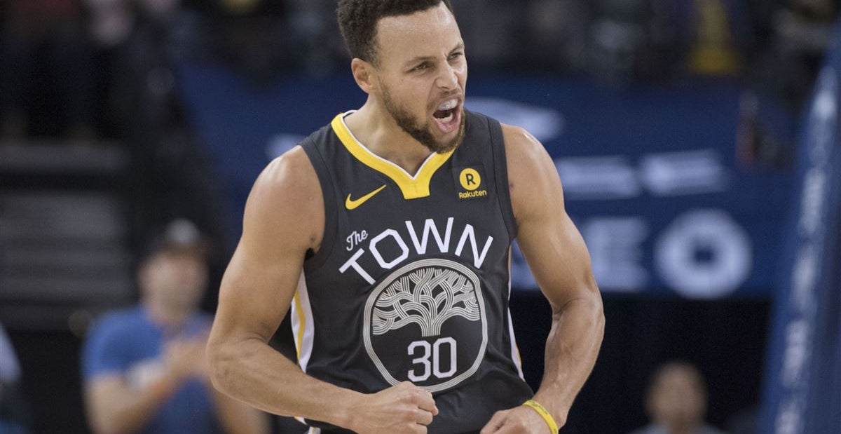 WATCH: Steph Curry throws down dunk vs. Kings