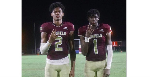 Details on Notre Dame 2025 QB Recruit Deuce Knight