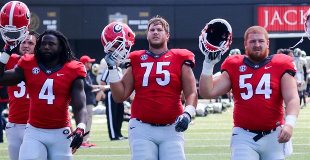 UGA senior leaders John Theus, Kolton Houston address the team