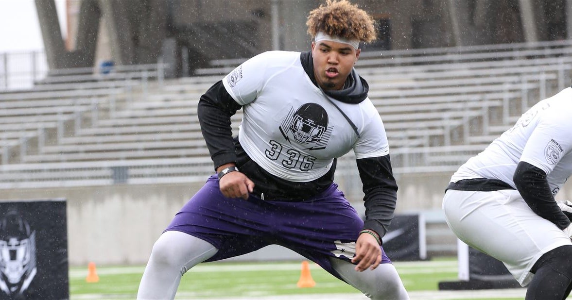 Massive Texas OT Andrew Coker looking hard at four schools
