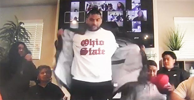 Watch: Surrounded by family, top prospect J.T. Tuimoloau selects Ohio State