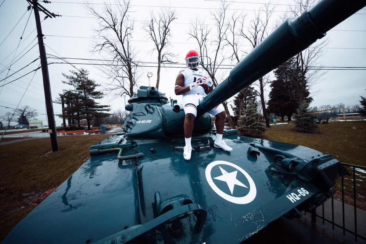 Booker Recaps Cincinnati Official Visit