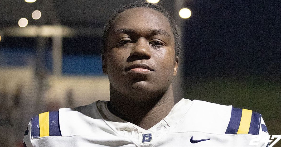 OL Demetri Manning checks out Oregon and Cal, sets two more officials