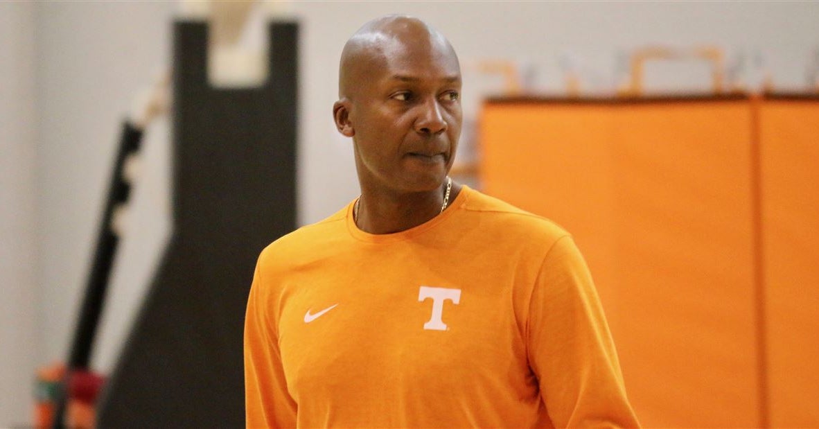 Desmond Oliver talks Tennessee hoops' national title potential
