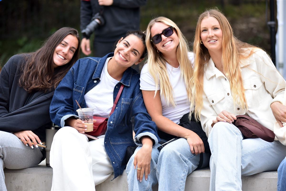#1-ranked Beach Volleyball beats USC on Senior Day