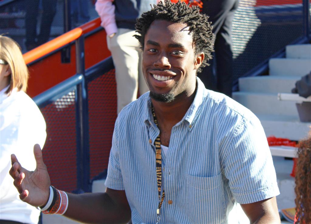 Auburn's Jason Smith to do double-duty at QB, WR